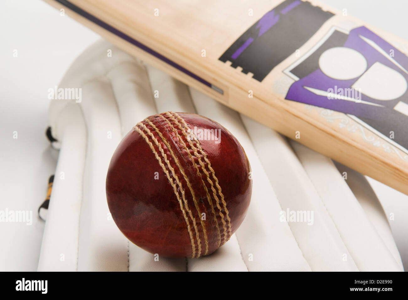 Cricket padding close up hi-res stock photography and images - Alamy