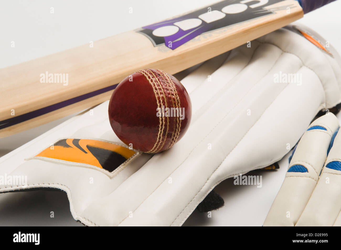 Cricket padding close up hi-res stock photography and images - Alamy