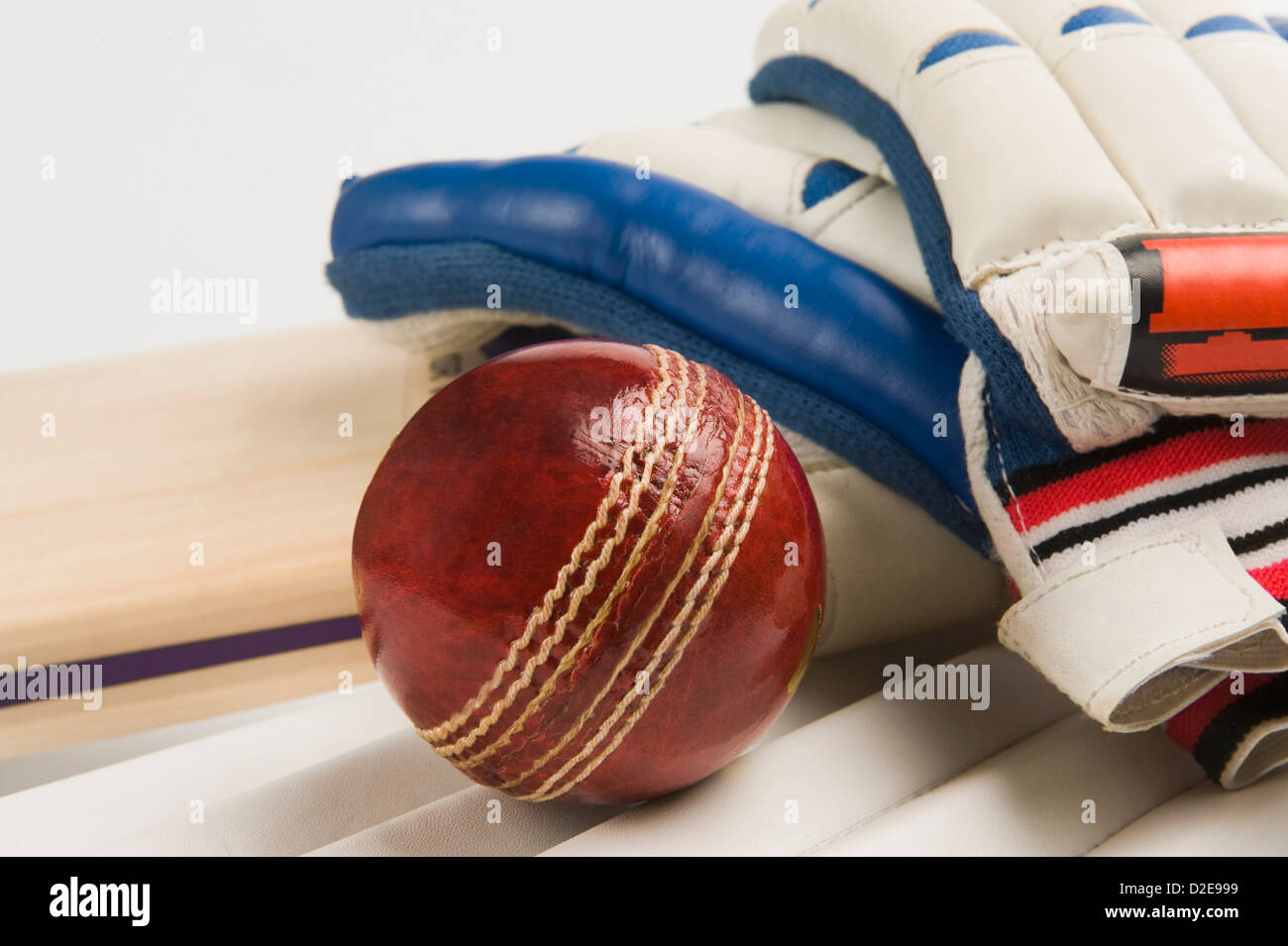 Cricket padding close up hi-res stock photography and images - Alamy