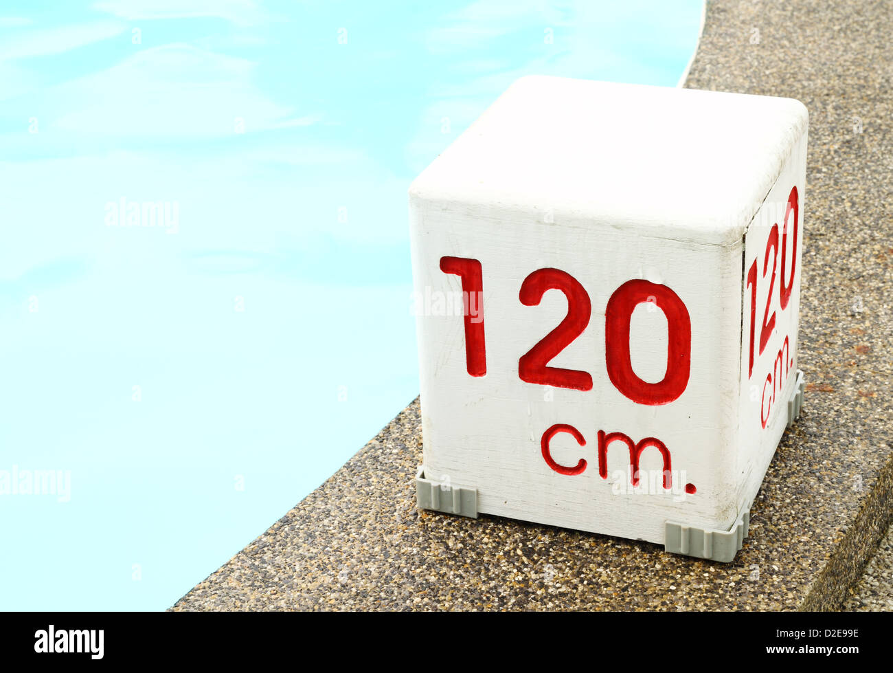 120 cm. water depth sign at swimming pool Stock Photo - Alamy