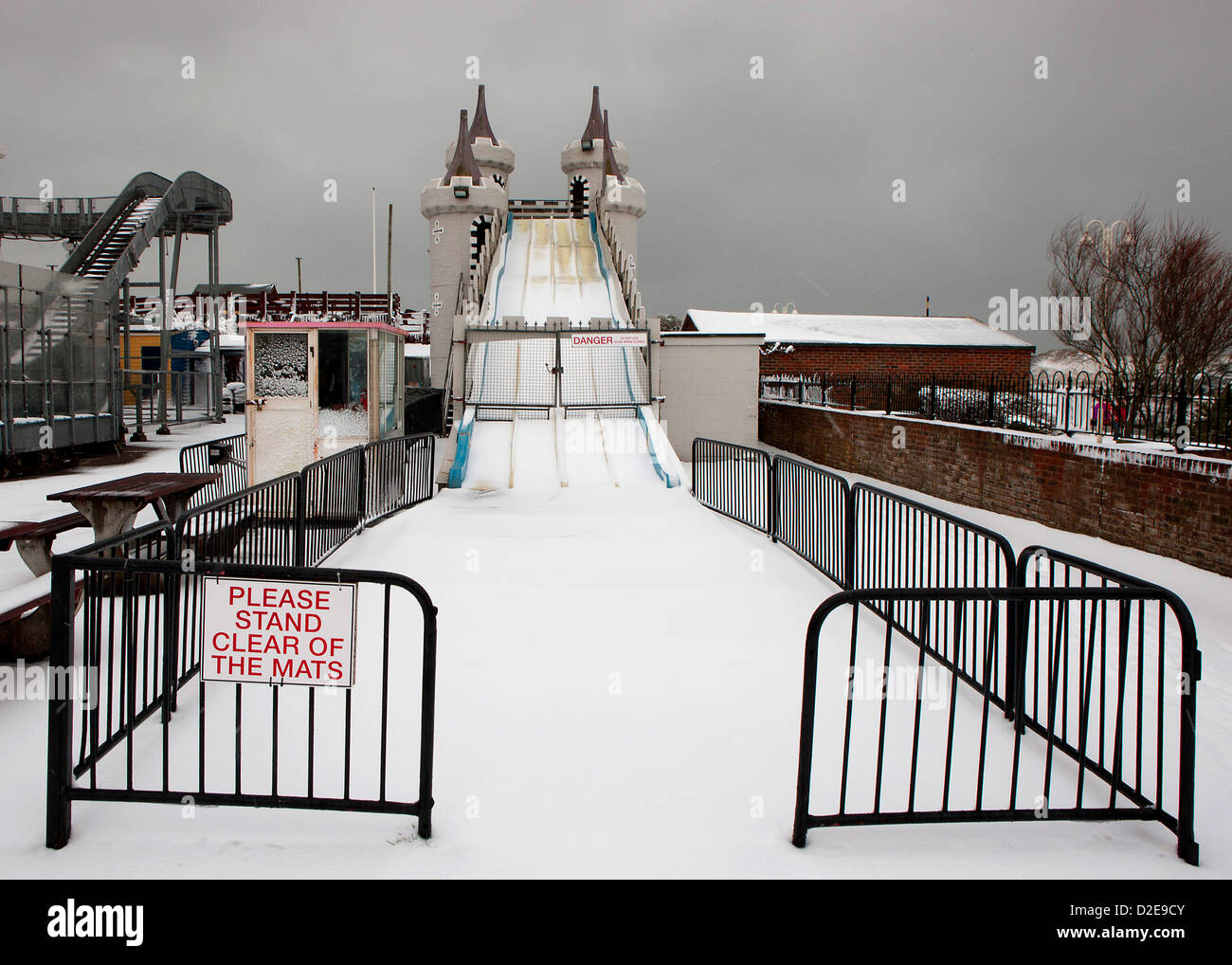Fairground ride slide hi-res stock photography and images - Alamy