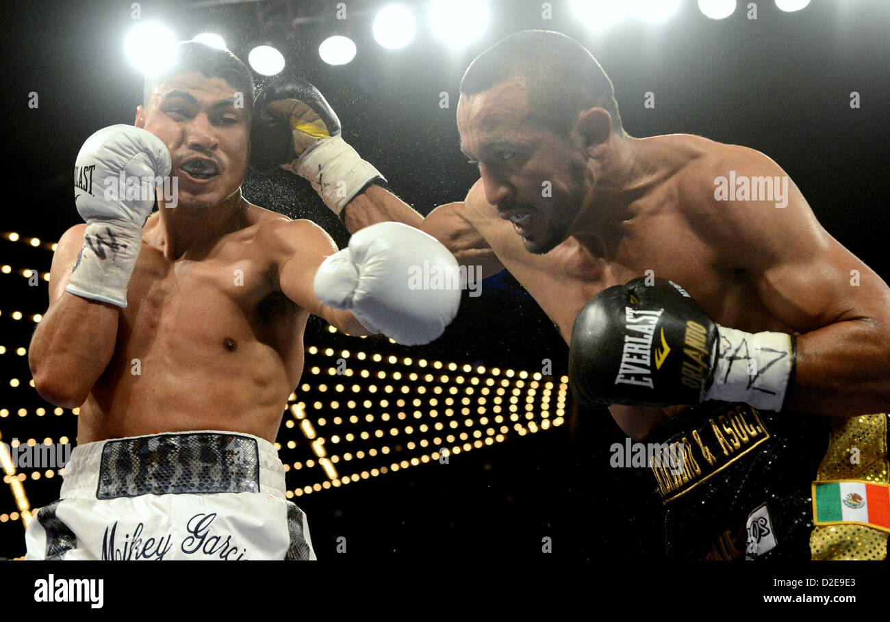 (L-R) Miguel Angel Garcia (USA), Orlando Salido (MEX), JANUARY 19, 2013 ...