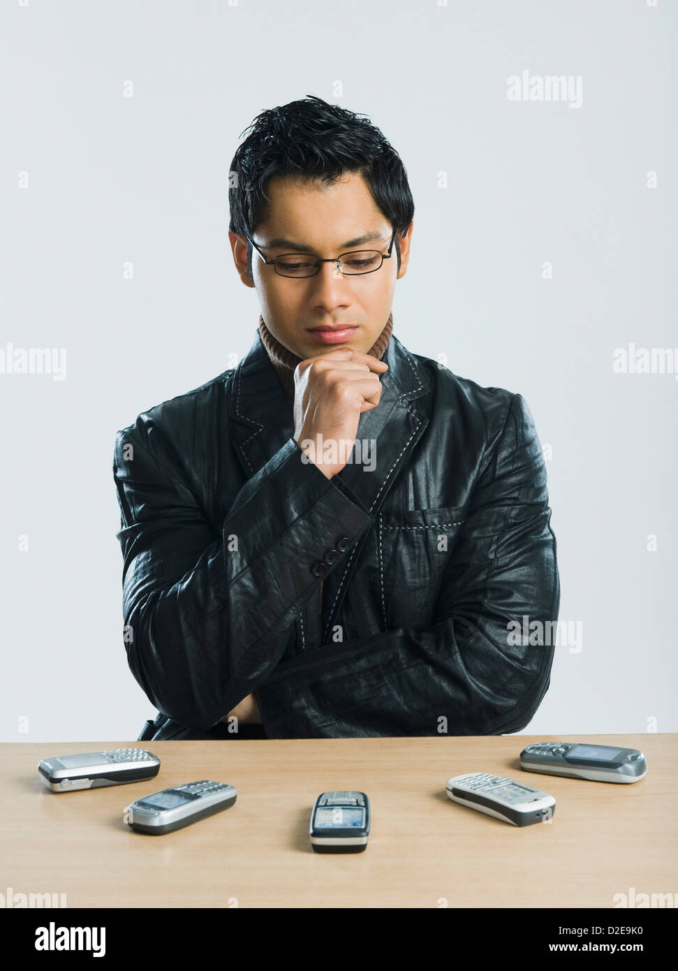 Choosing mobile phones hi-res stock photography and images - Alamy