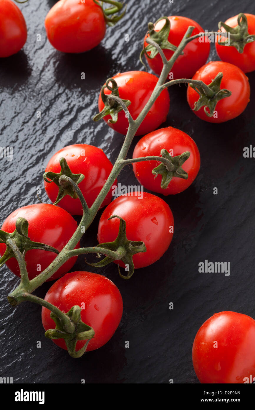 Vine tomatoes hi-res stock photography and images - Alamy