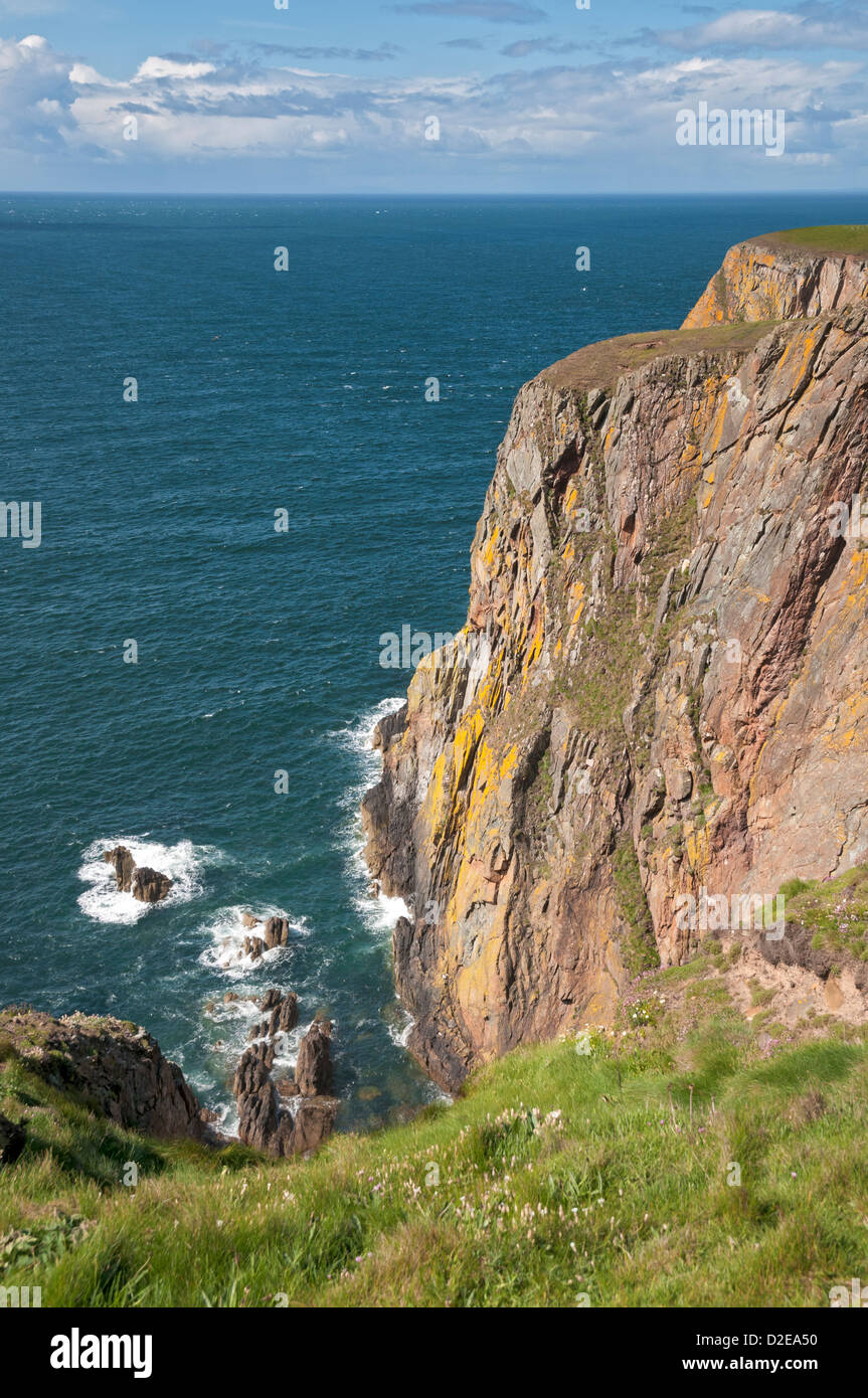 Coastal cliffs hi-res stock photography and images - Alamy