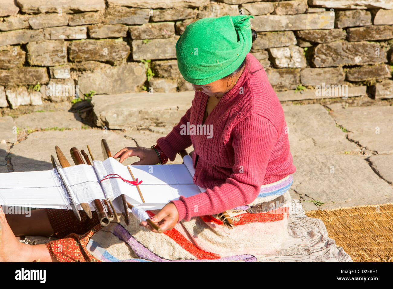 Weaving loom nepal hi-res stock photography and images - Alamy