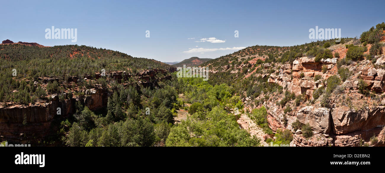 View of Oak Creek Canyon from Midgley Bridge towards Sedona in Arizona ...