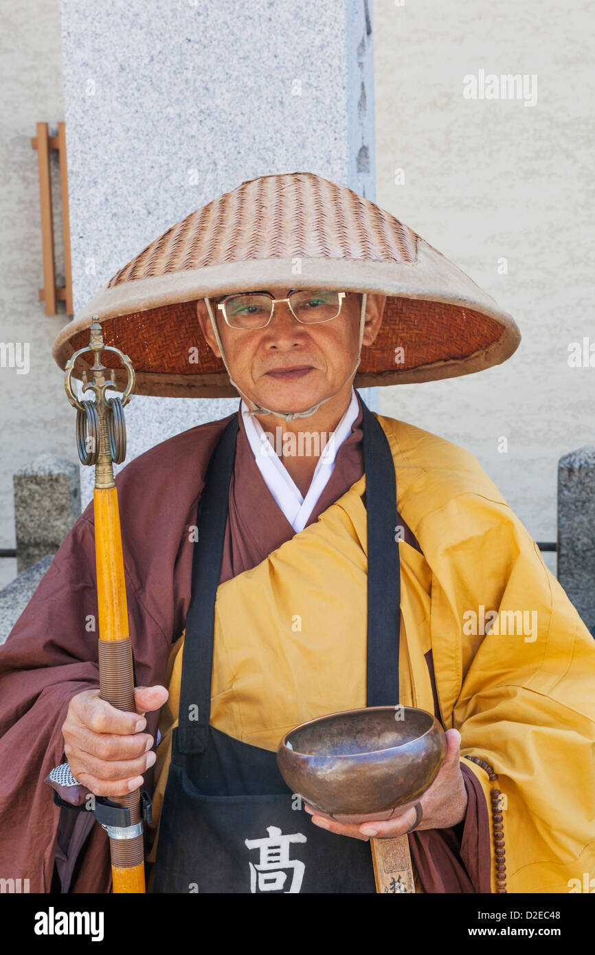 Japan, Honshu, Kansai, Osaka, Tennoji, Shitennoji Temple, Zen Buddhist ...