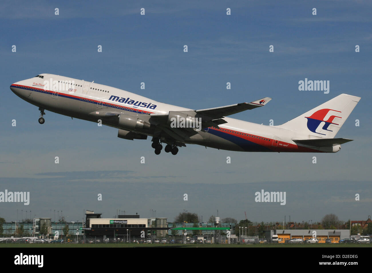 Boeing 747 Malaysian Airlines High Resolution Stock Photography and ...