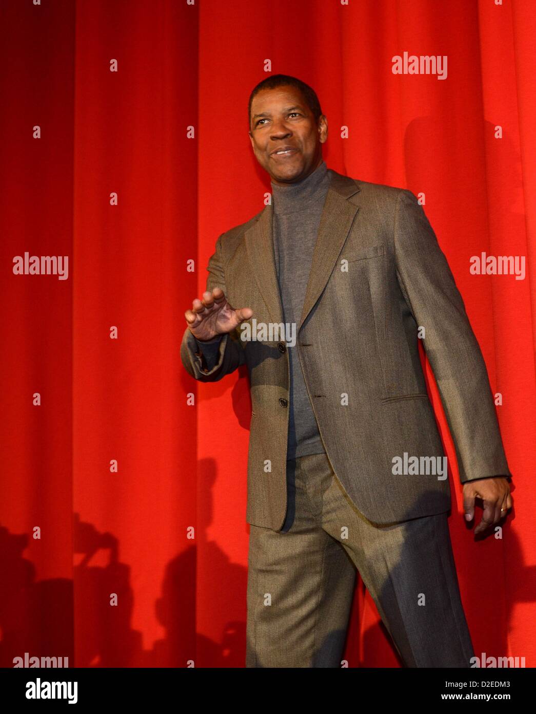 Denzel Washington attends to the Premiere of the film 'Flight' at the ...