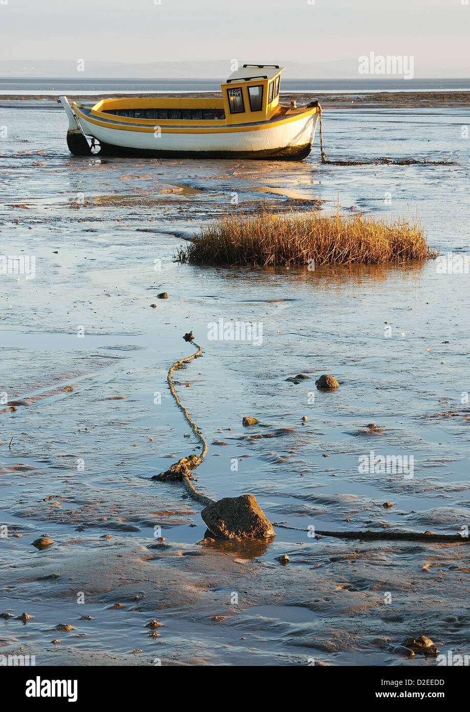 Boat tide hi-res stock photography and images - Alamy