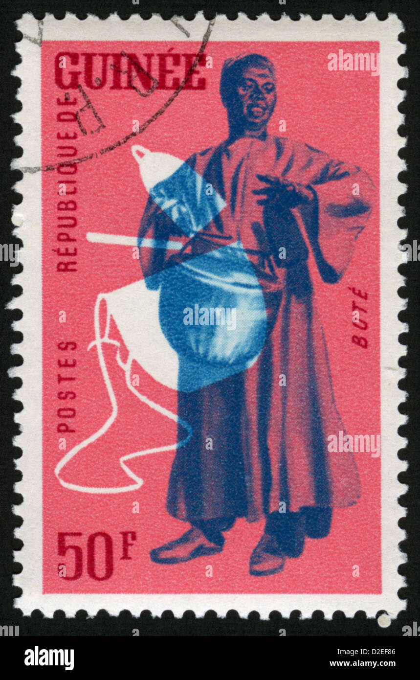 Guinea folk instruments hi-res stock photography and images - Alamy