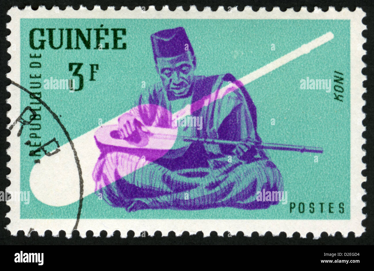 Guinea folk instruments hi-res stock photography and images - Alamy