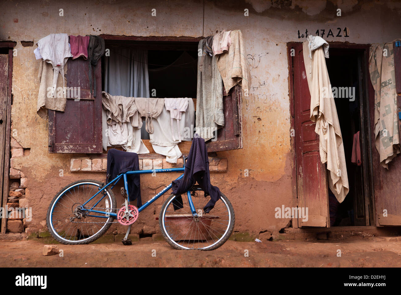 Outside of house hi-res stock photography and images - Alamy