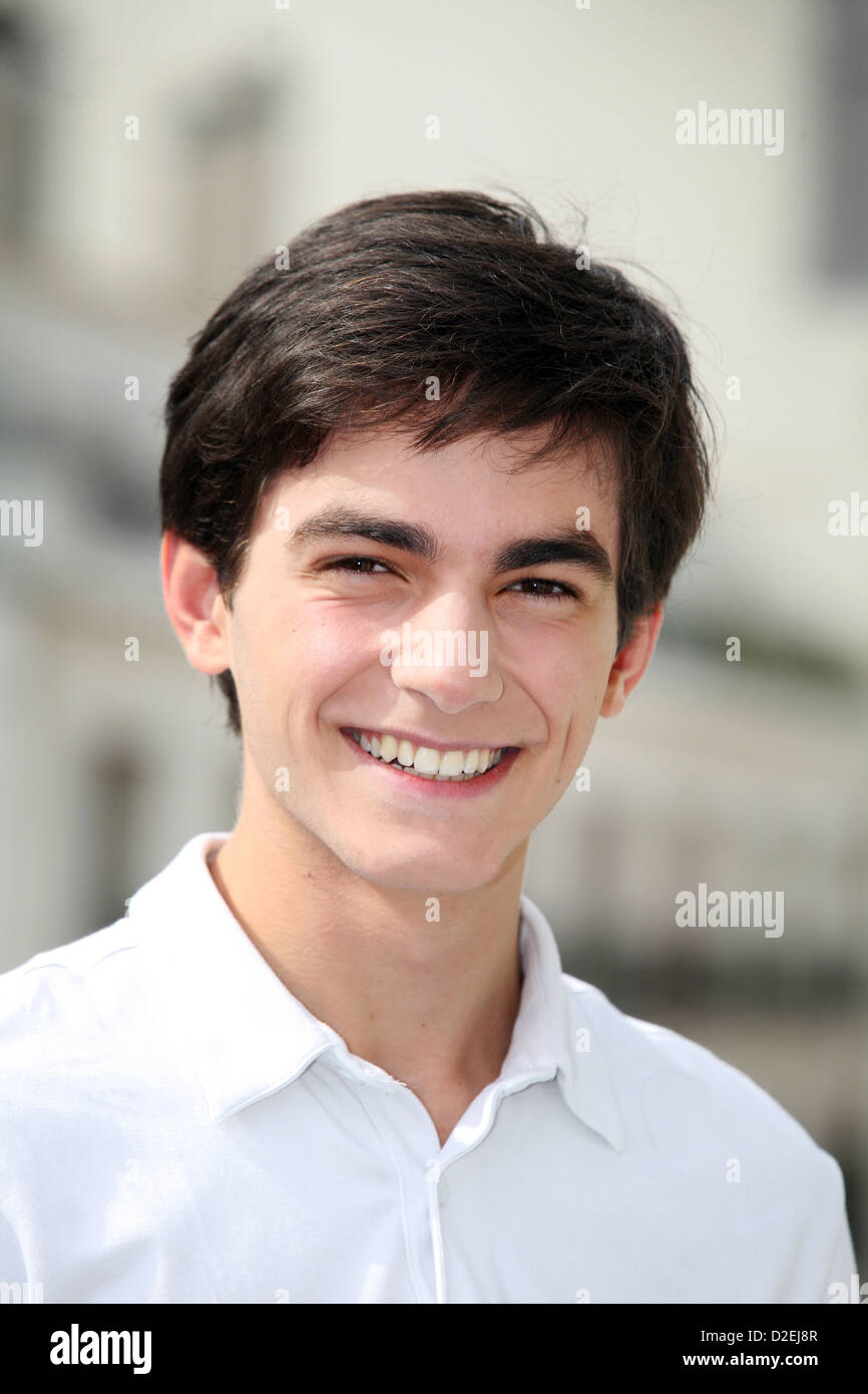 Teenager male portrait one 18 hi-res stock photography and images - Alamy