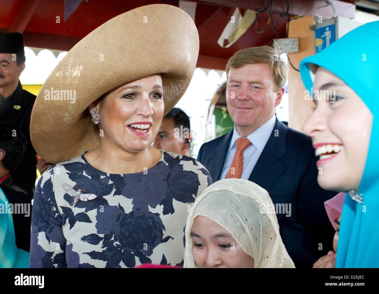 Dutch Prince Willem-Alexander and Princess Maxima visit the traditional ...