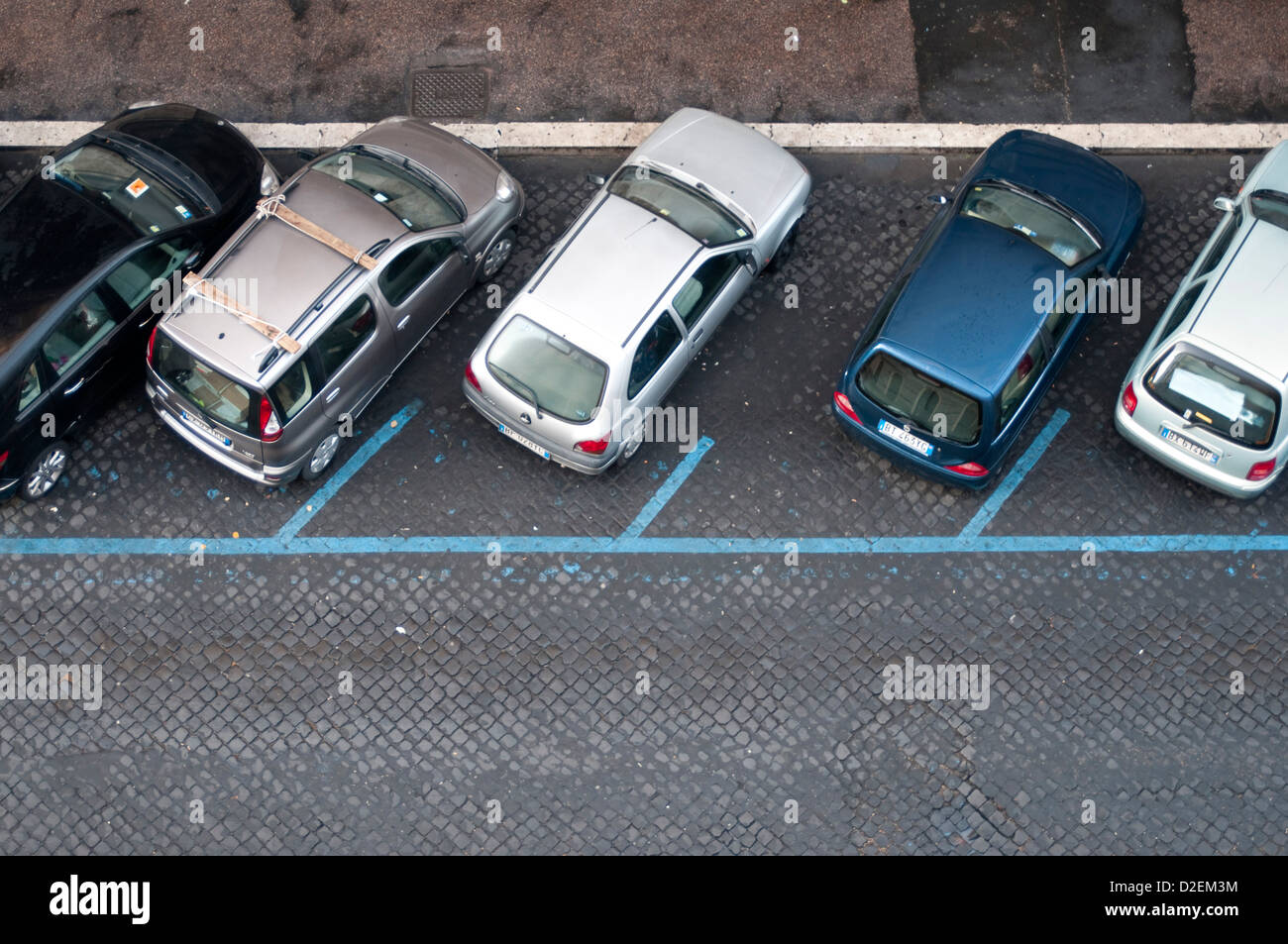 Rome street and cars hi-res stock photography and images - Alamy