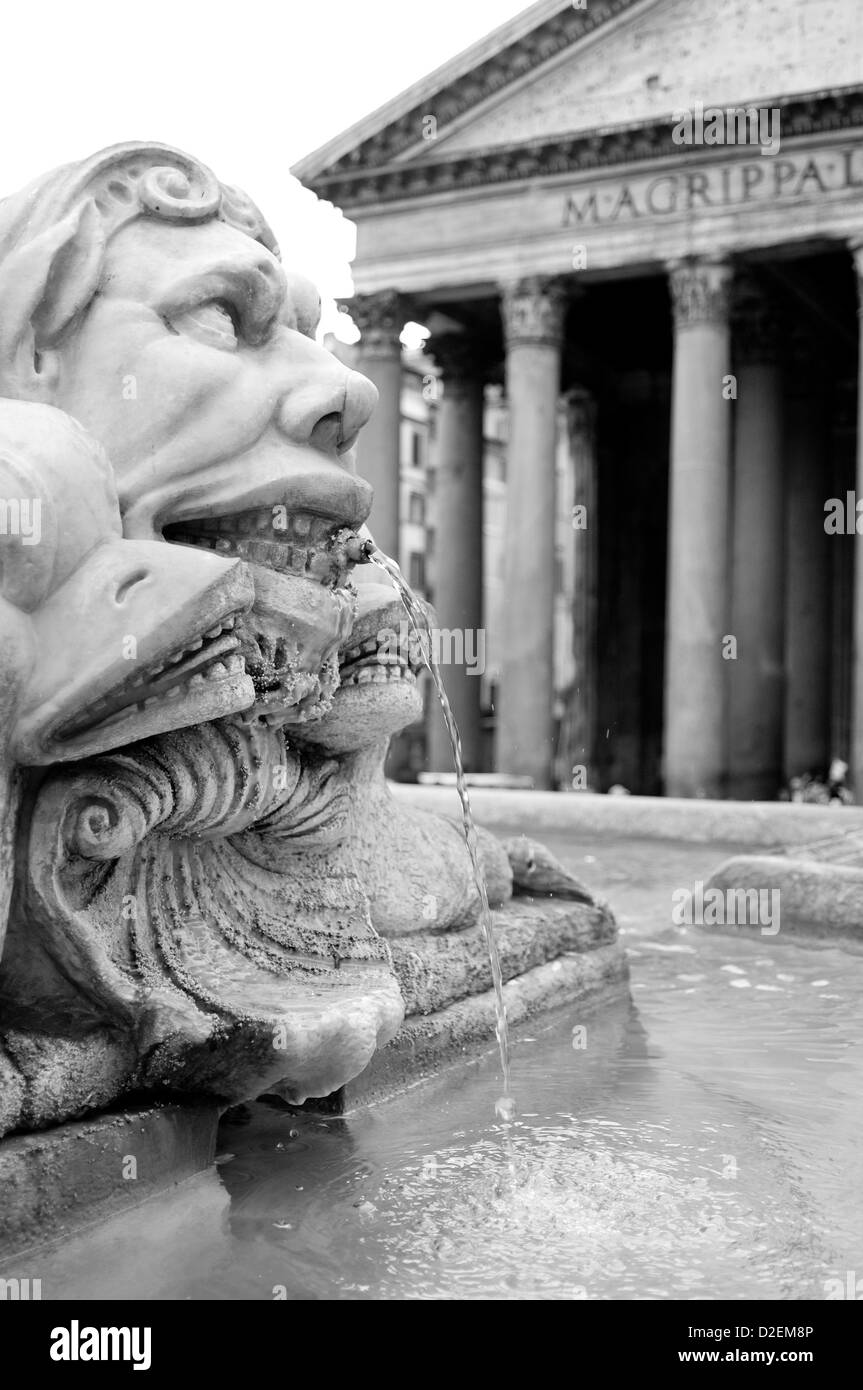 Italy rome statue pope Black and White Stock Photos & Images - Alamy