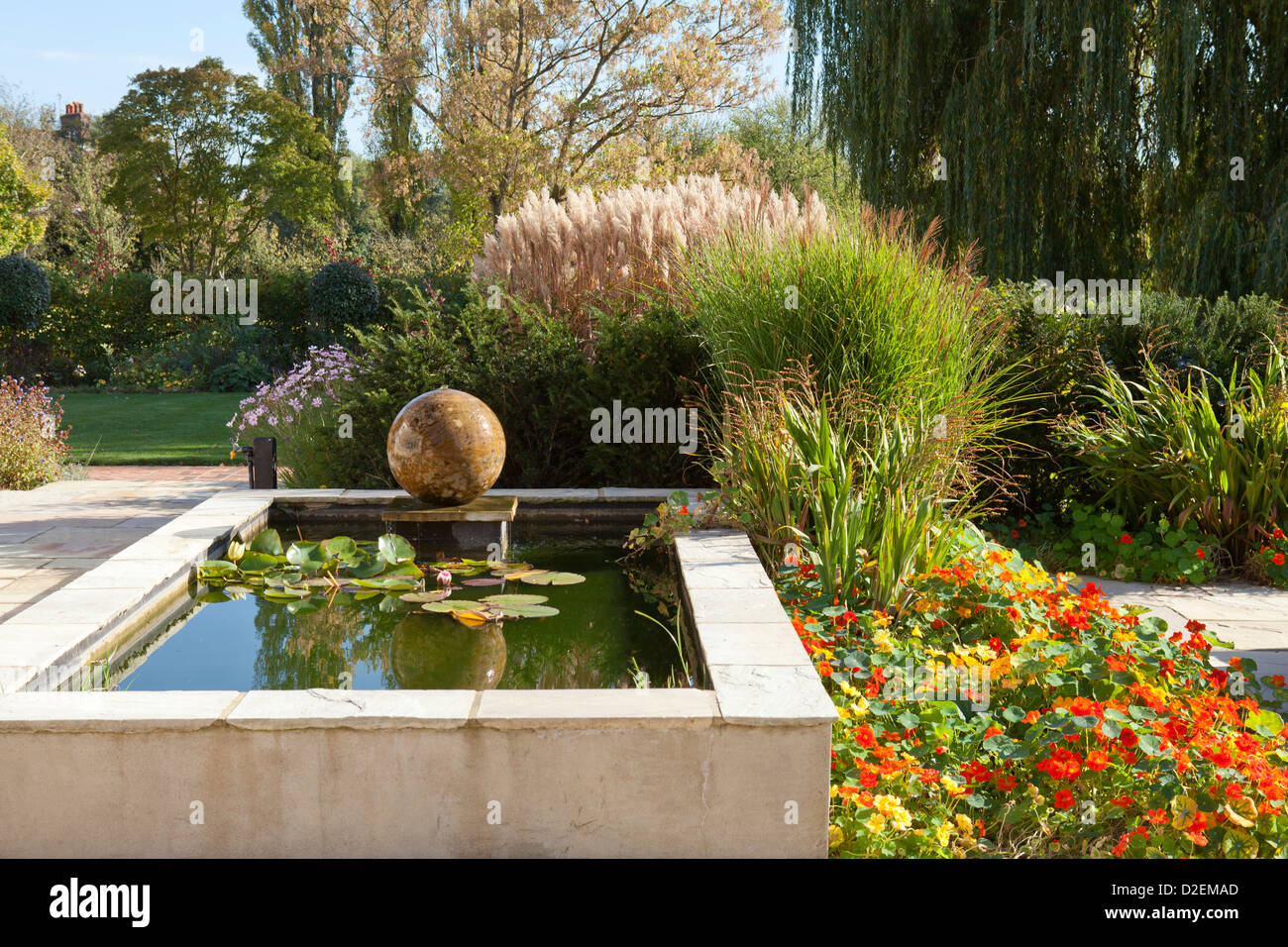 Pond terrace hi-res stock photography and images - Alamy