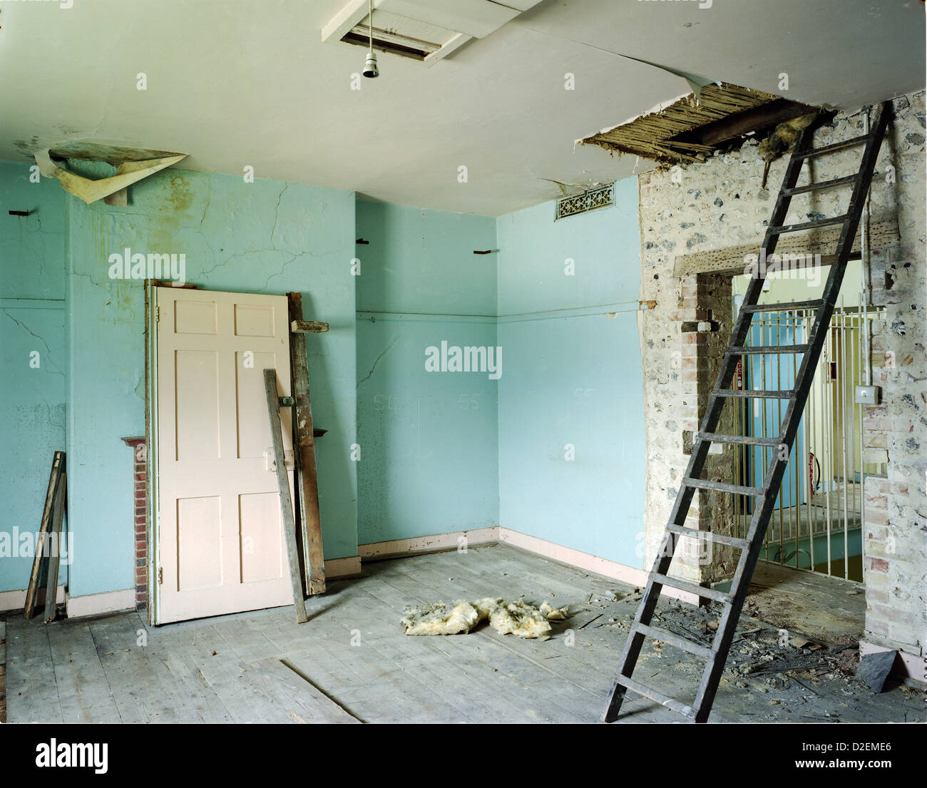 Room decay hi-res stock photography and images - Alamy