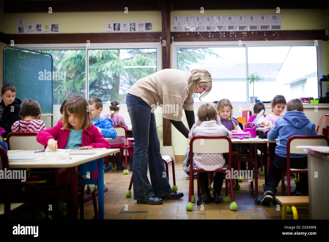PRIMARY SCHOOL CLASS Stock Photo - Alamy