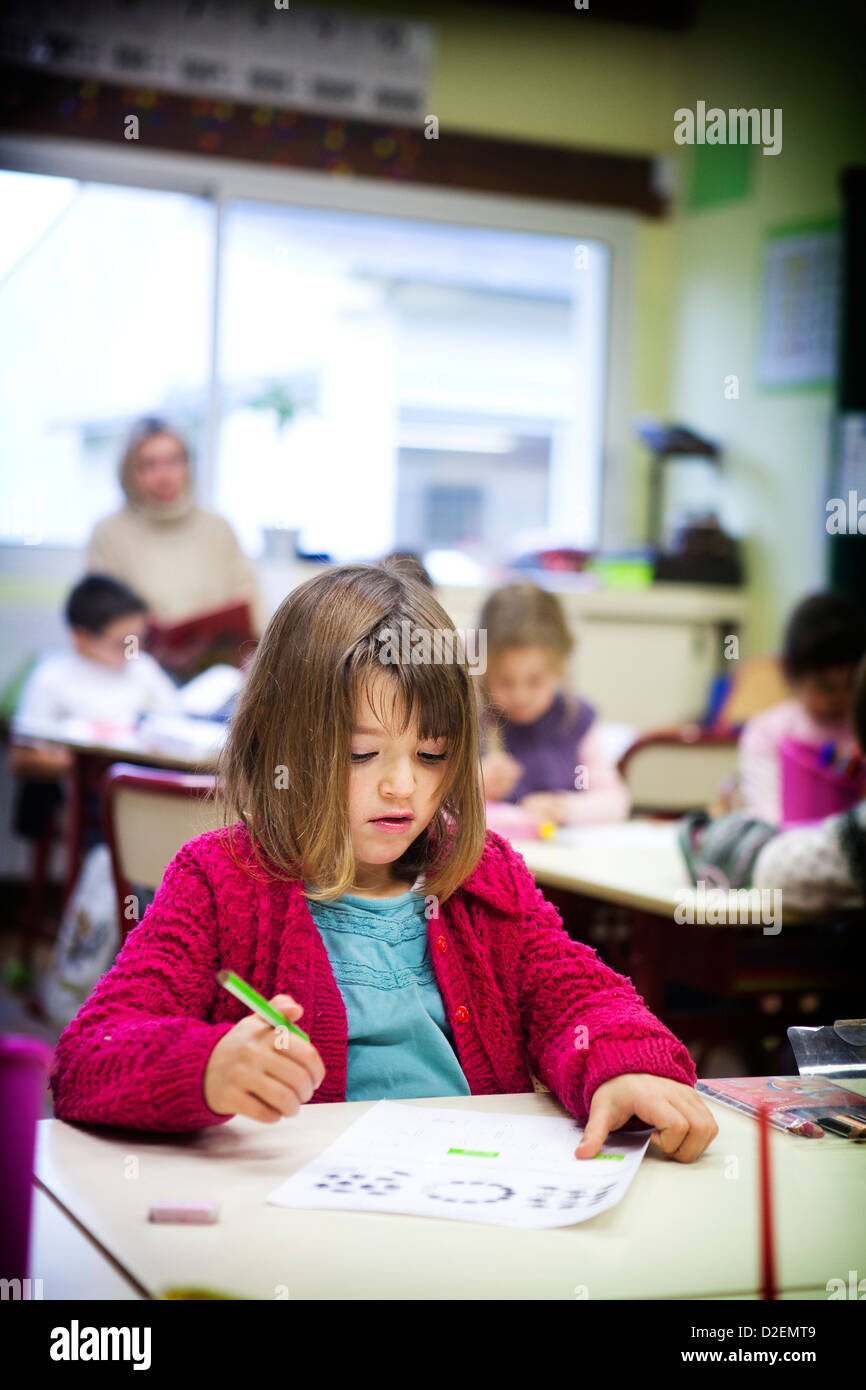 PRIMARY SCHOOL CLASS Stock Photo - Alamy