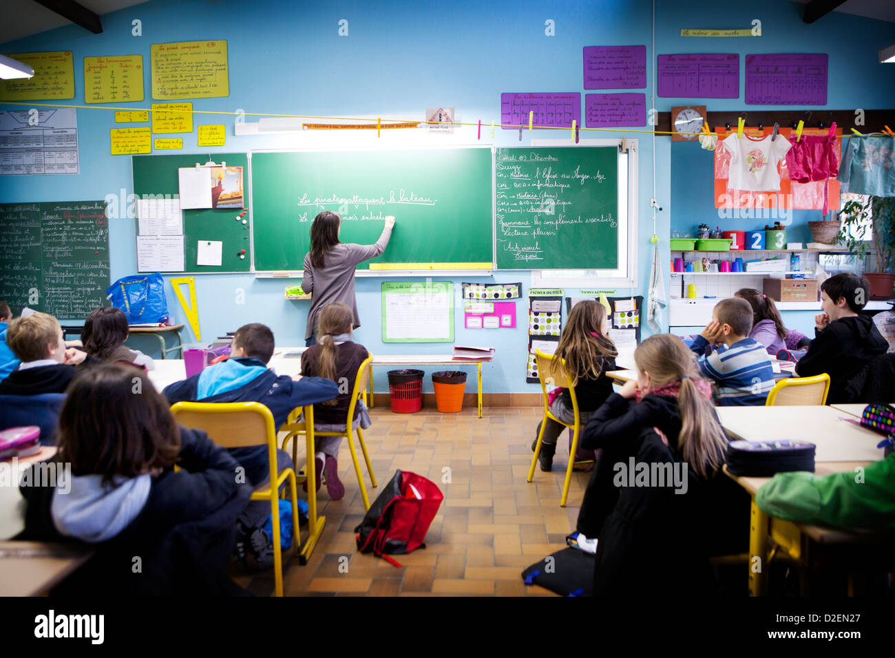 PRIMARY SCHOOL CLASS Stock Photo - Alamy