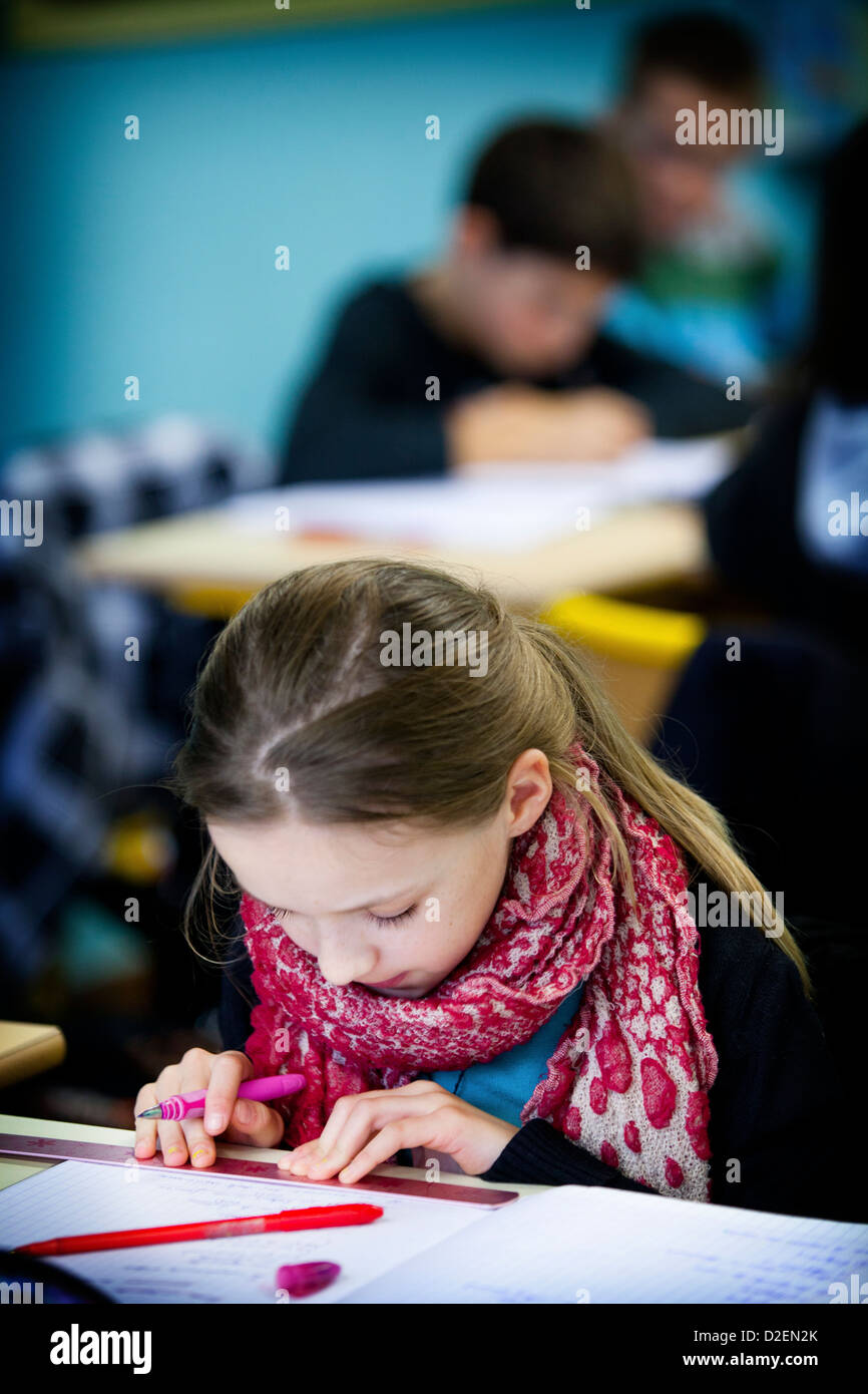 PRIMARY SCHOOL CLASS Stock Photo - Alamy