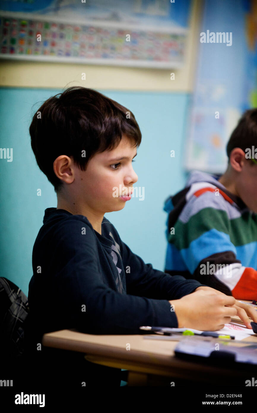 PRIMARY SCHOOL CLASS Stock Photo - Alamy