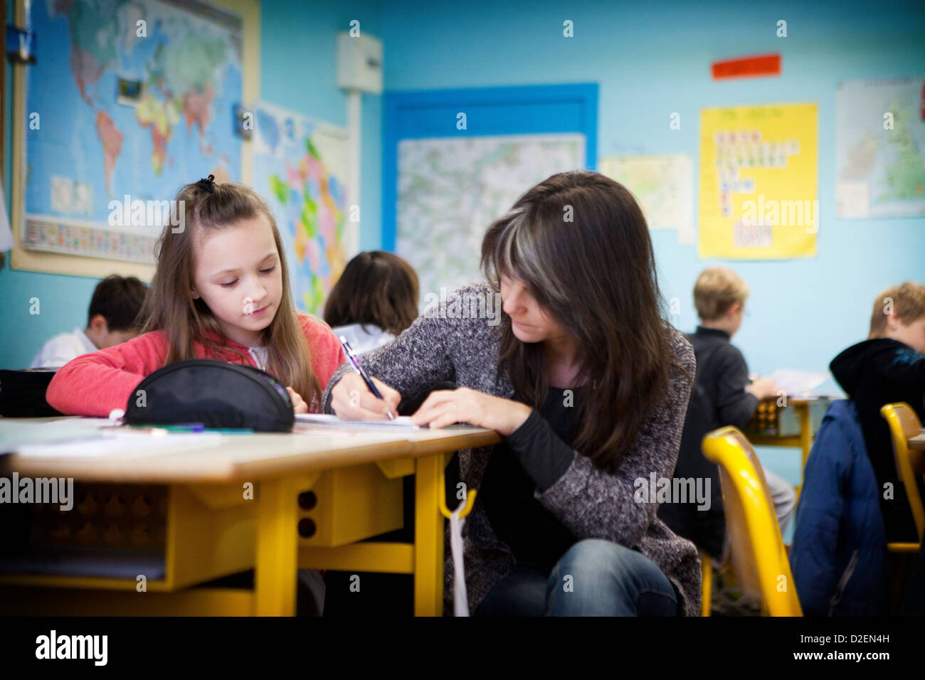 PRIMARY SCHOOL CLASS Stock Photo - Alamy