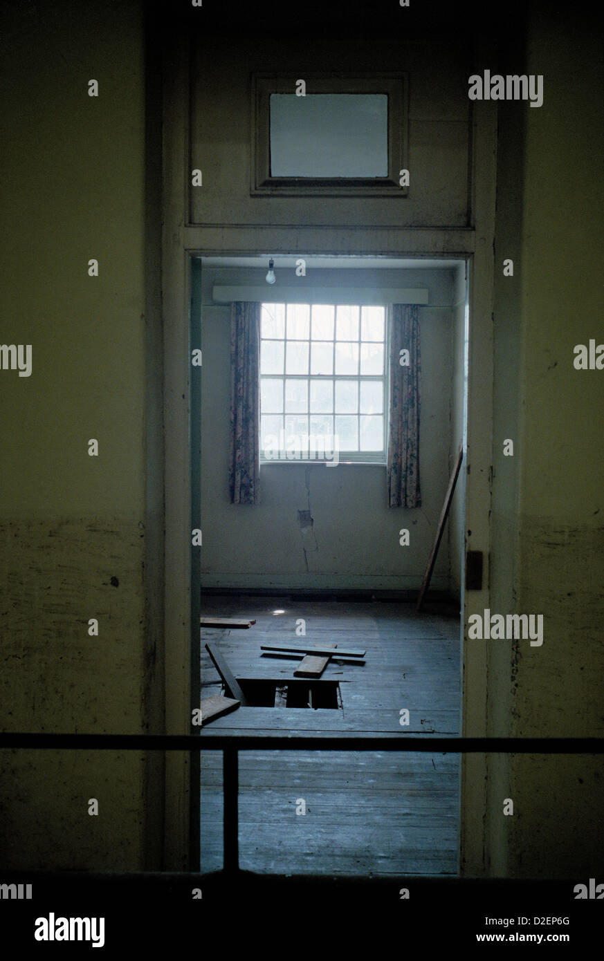 Creaking floorboards hi-res stock photography and images - Alamy