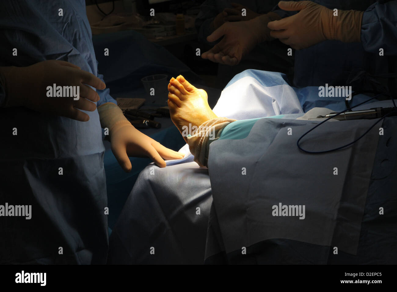 Reportage in the orthopedic surgery department at Saint Joseph hospital ...