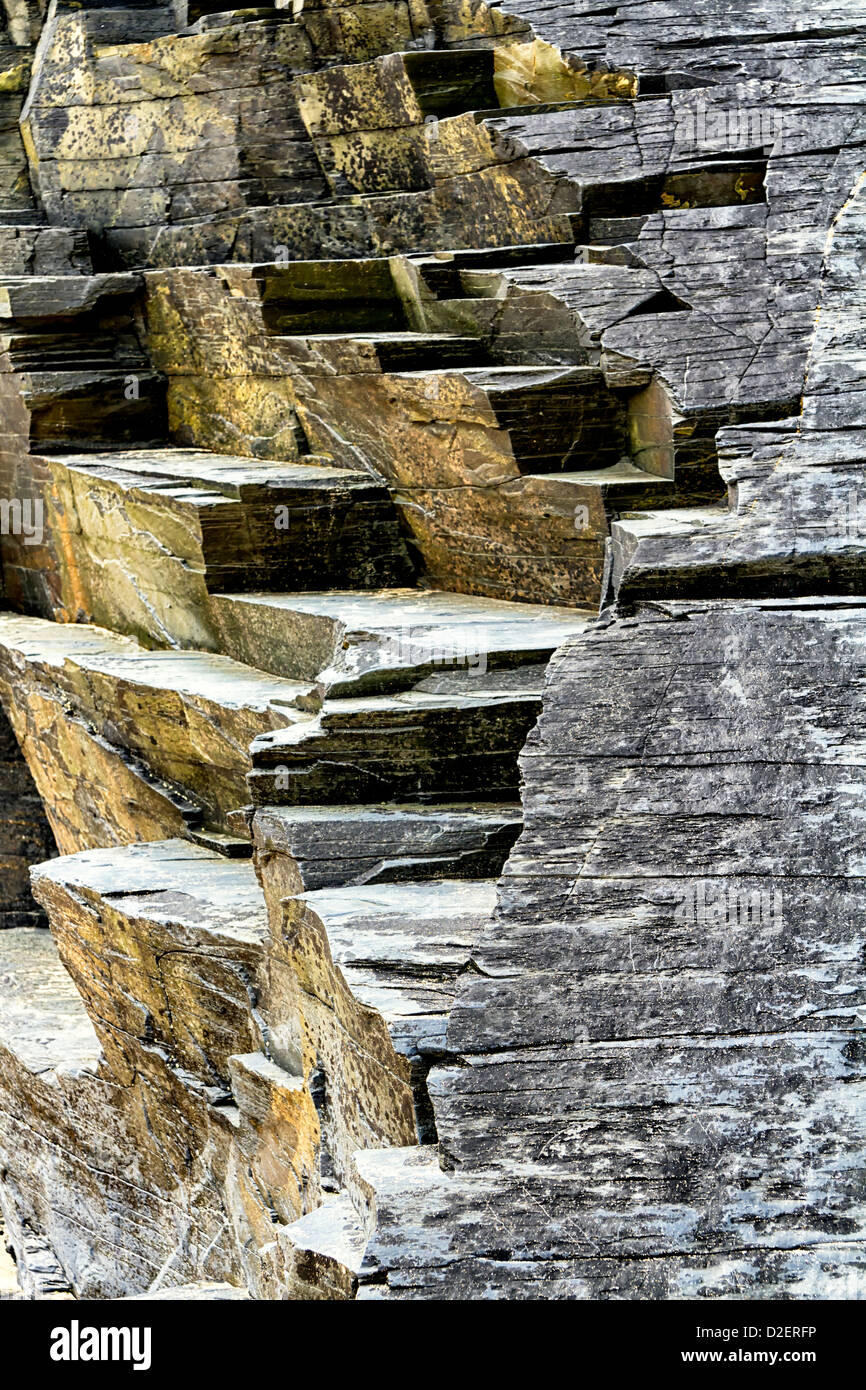 Cliff face showing rock strata, Harlyn Bay, Cornwall, England Stock ...