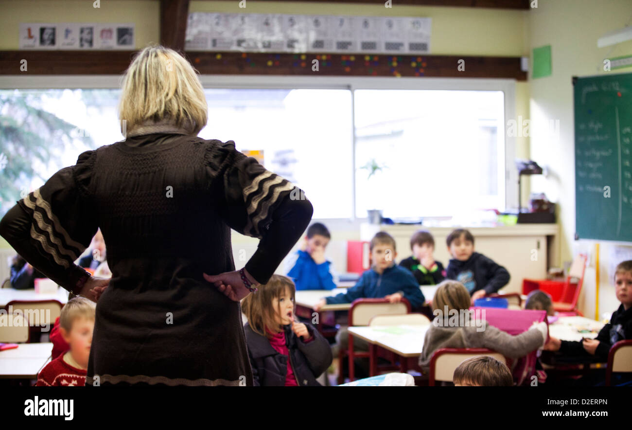 PRIMARY SCHOOL CLASS Stock Photo - Alamy