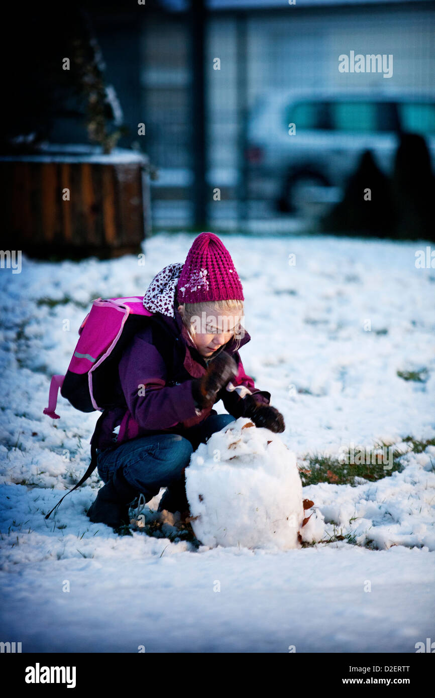 Primary school pupils break time hi-res stock photography and images ...