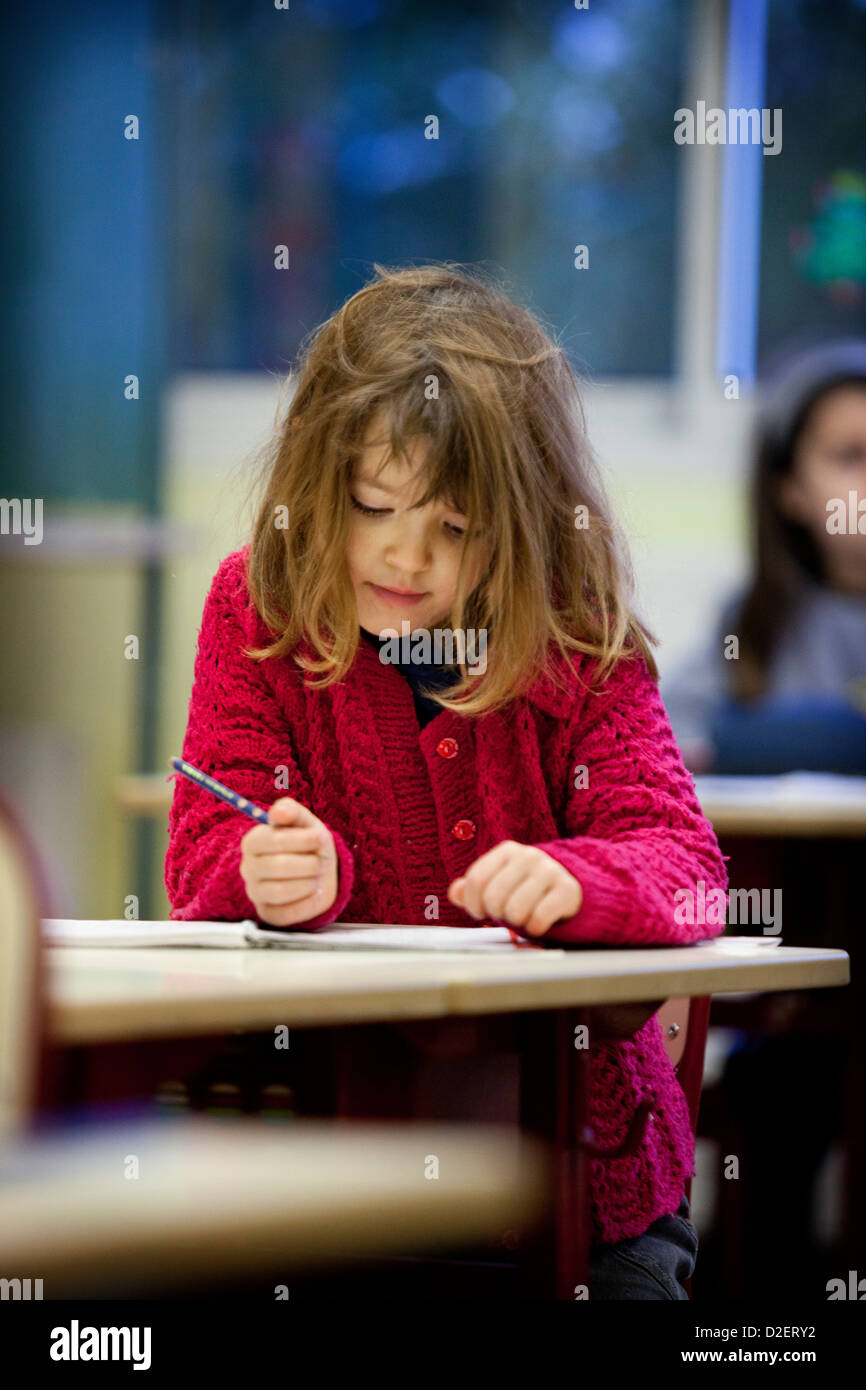 PRIMARY SCHOOL CLASS Stock Photo - Alamy