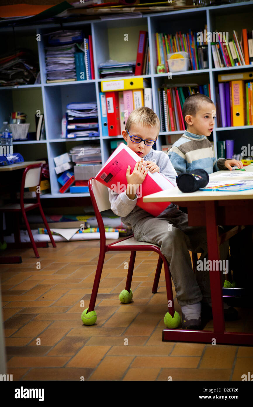 PRIMARY SCHOOL CLASS Stock Photo - Alamy