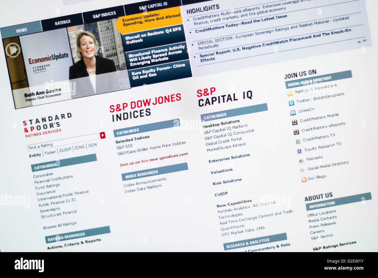 Standard and poors logo hi-res stock photography and images - Alamy