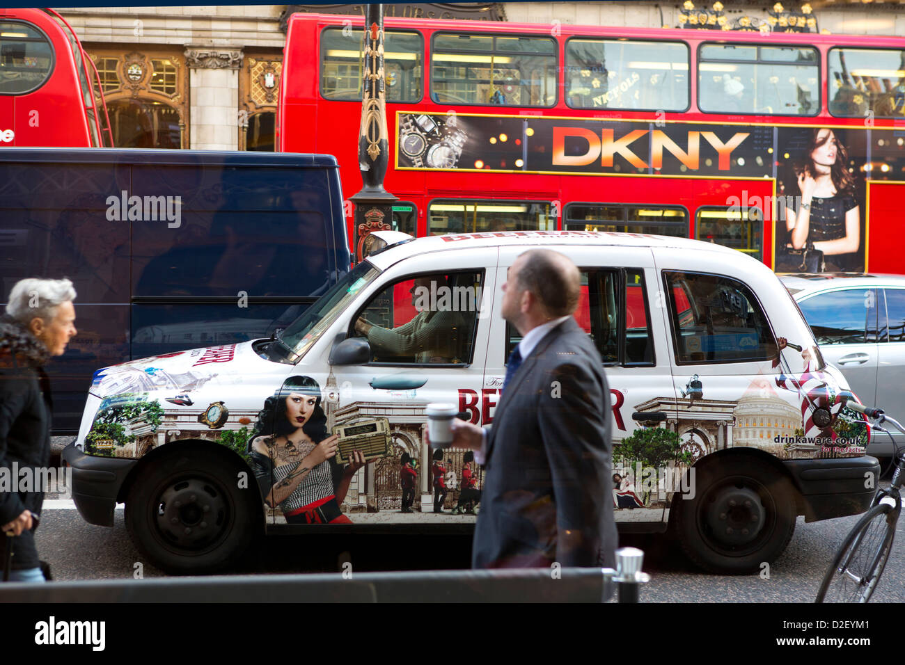 Crowded bus london hi-res stock photography and images - Alamy
