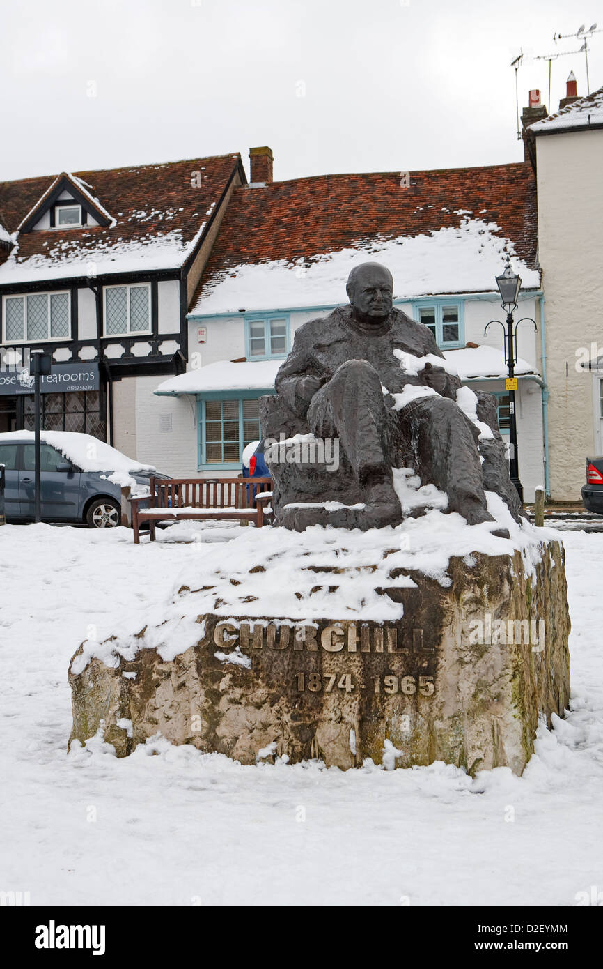 Sir Winston Churchill Statue on the Green in Westerham Stock Photo - Alamy