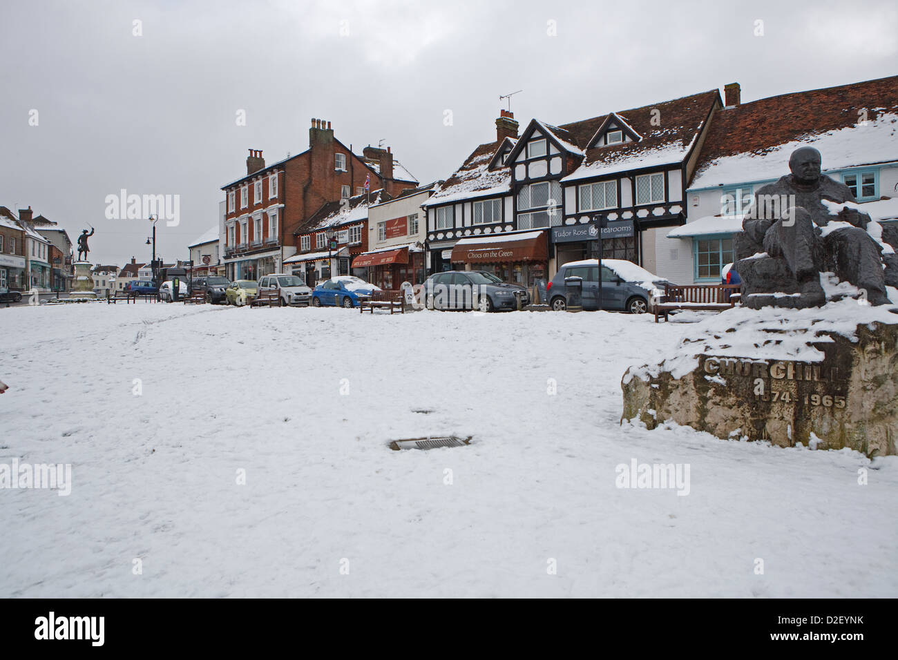Sir Winston Churchill Statue on the Green in Westerham Stock Photo - Alamy