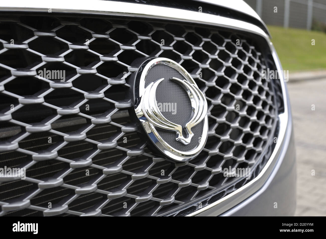 Ssangyong logo hi-res stock photography and images - Alamy