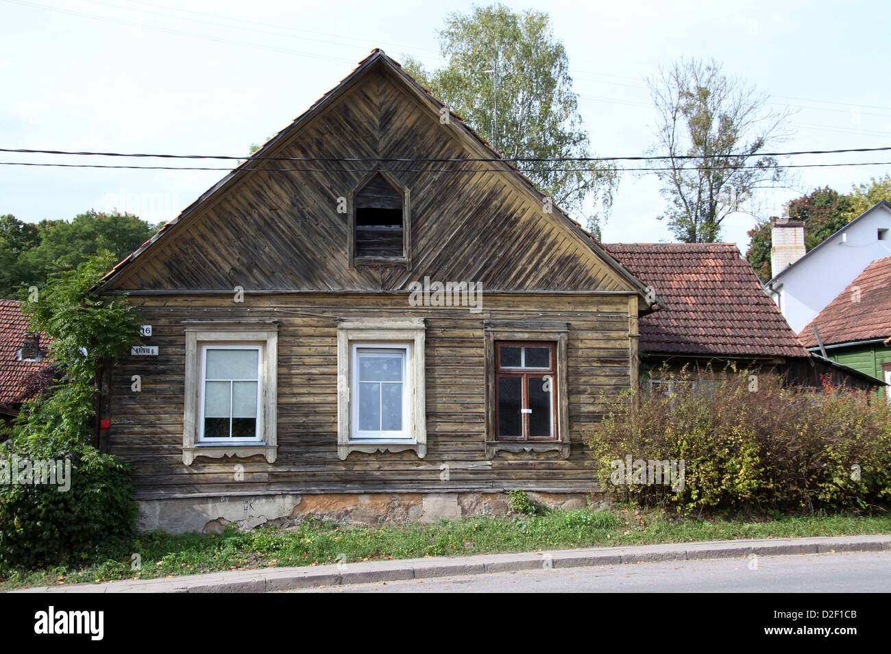 Traditional Wooden Lithuanian House in Vilnius Stock Photo - Alamy