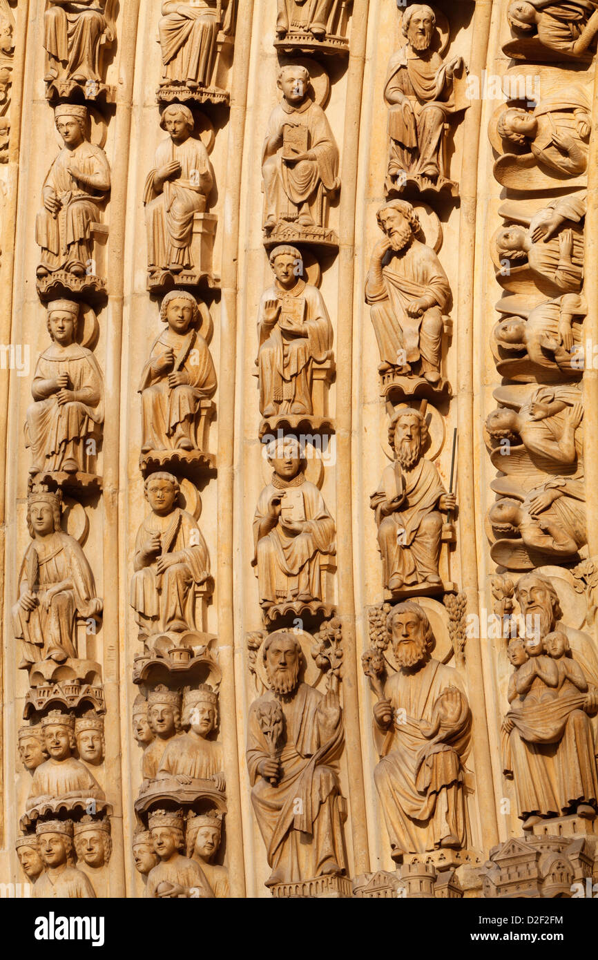 Notre Dame cathedral, Paris. Western facade arch sculptures depicting ...