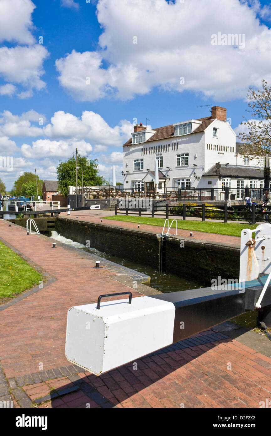 Steamboat inn trent lock sawley hi-res stock photography and images - Alamy