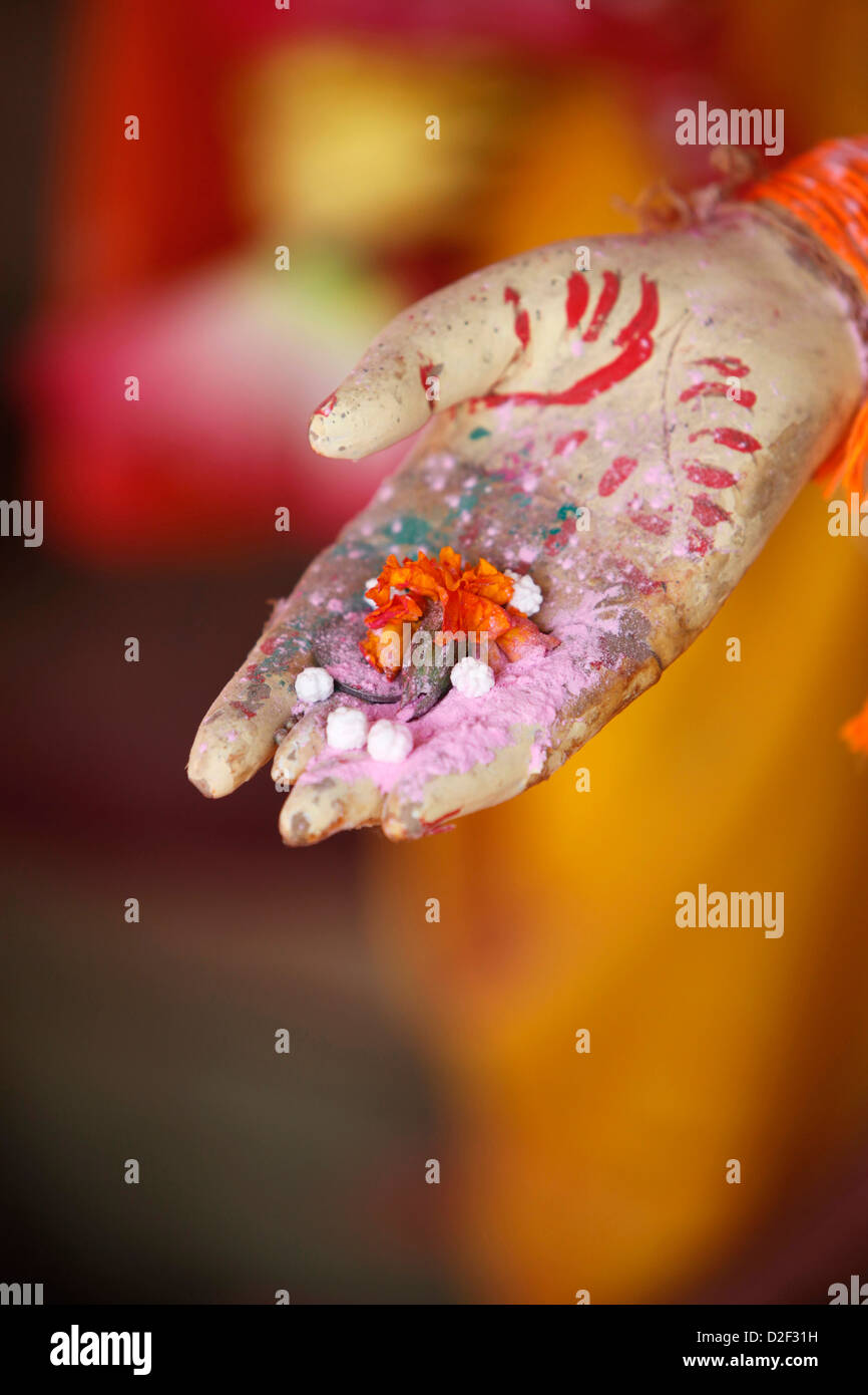 India goddess statue hi-res stock photography and images - Alamy