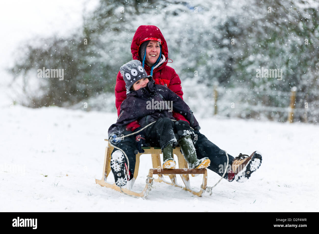 Kids enjoying the snow hi-res stock photography and images - Alamy