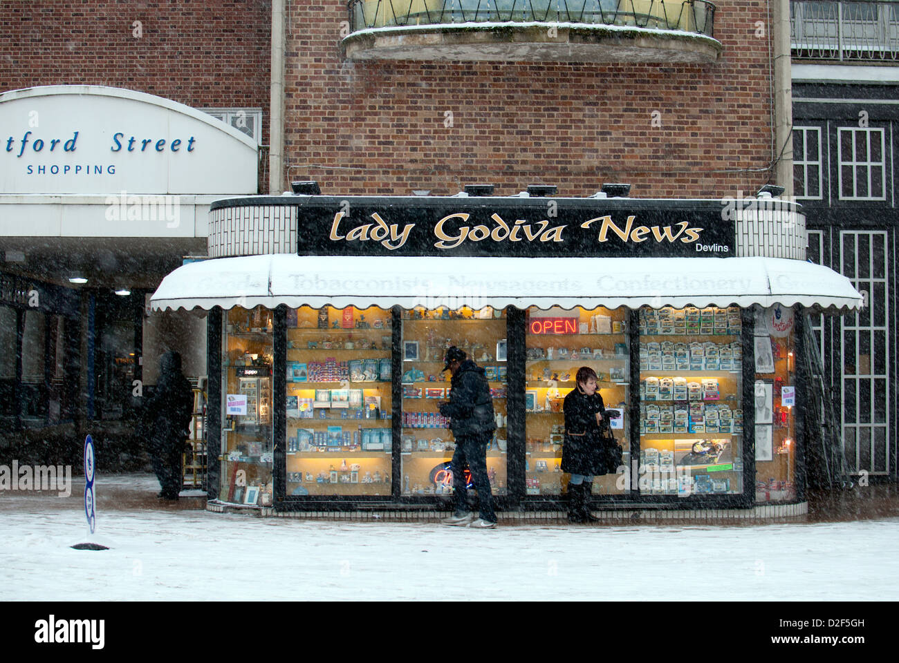 Newsagents shop britain hi-res stock photography and images - Alamy