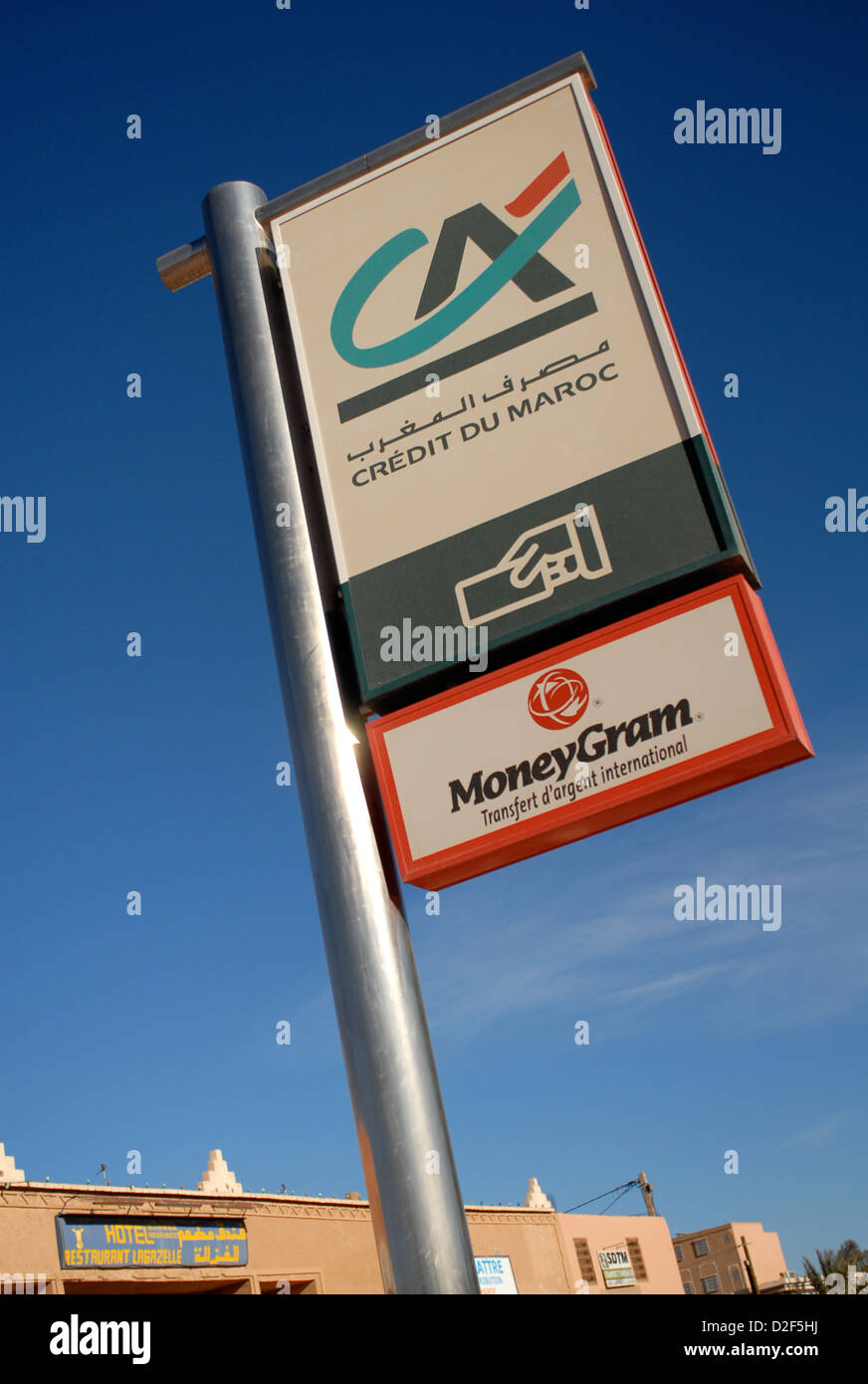 Atm sign pole hi-res stock photography and images - Alamy