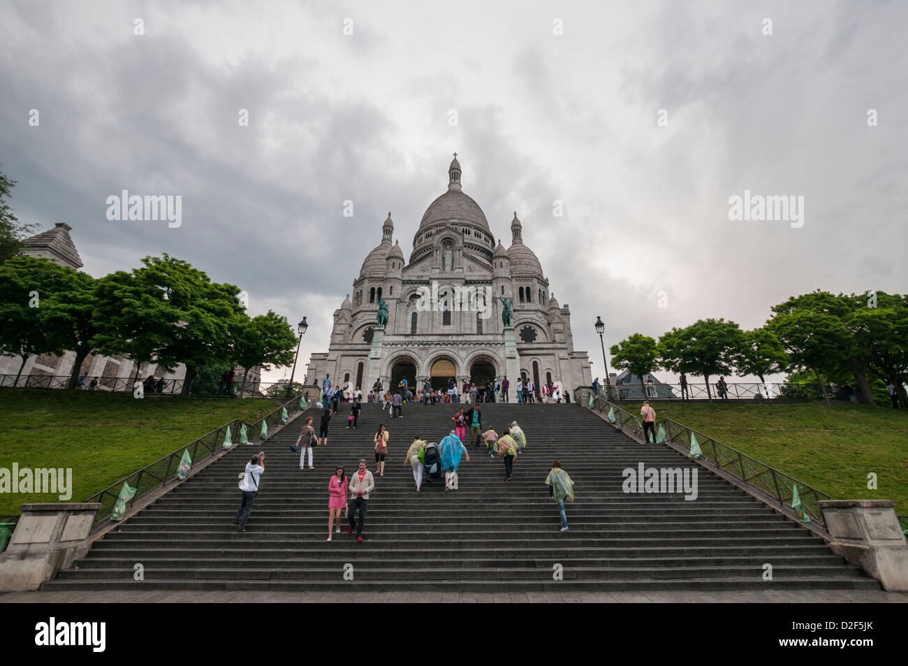The Basilica of the Sacred Heart of Paris, commonly known as Sacré-Cœur ...